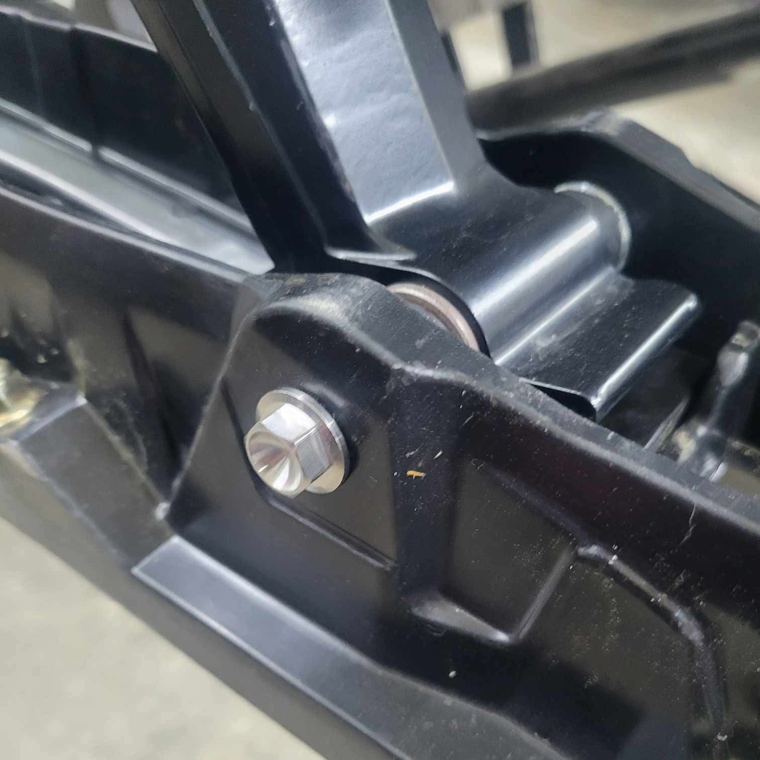 SKI DOO XS/XM/G4 | TITANIUM FRONT SKI BOLT KIT – B Squared Technologies